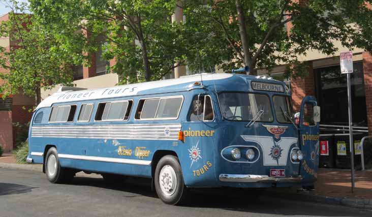 Pioneer Tours | SHOWBUS INTERNATIONAL COACH IMAGE GALLERY