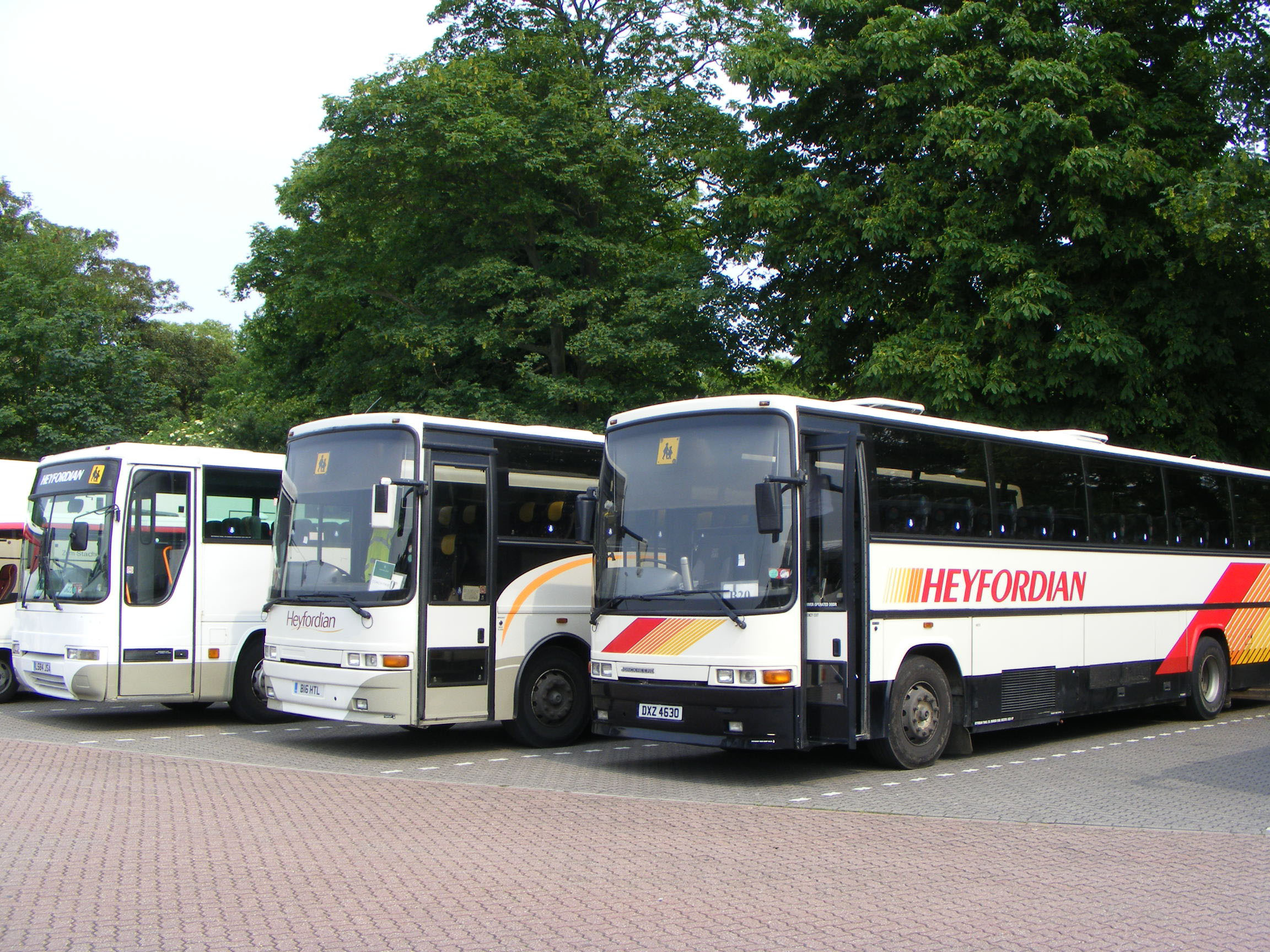 Heyfordian Travel | SHOWBUS BUS IMAGE GALLERY | Oxfordshire
