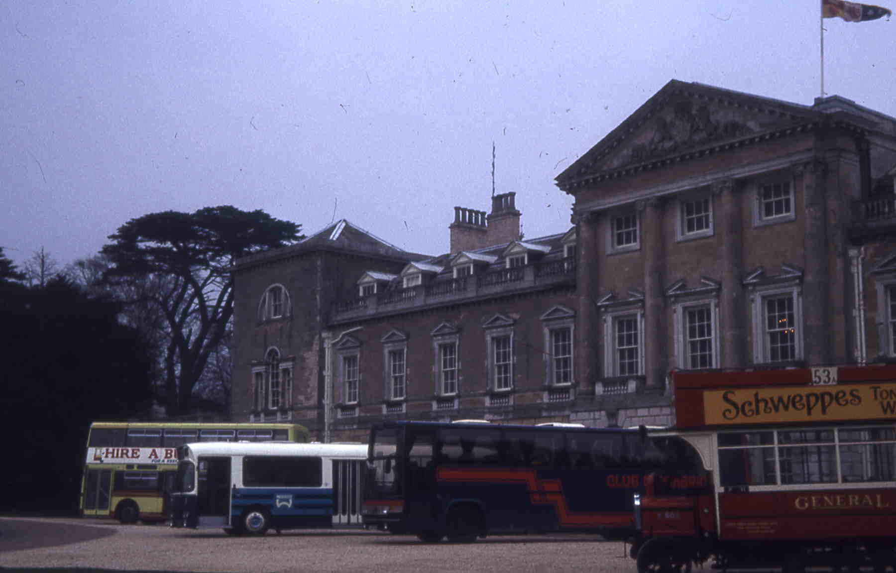 RED ROVER | SHOWBUS HOME COUNTIES BUS IMAGE GALLERY | DMS