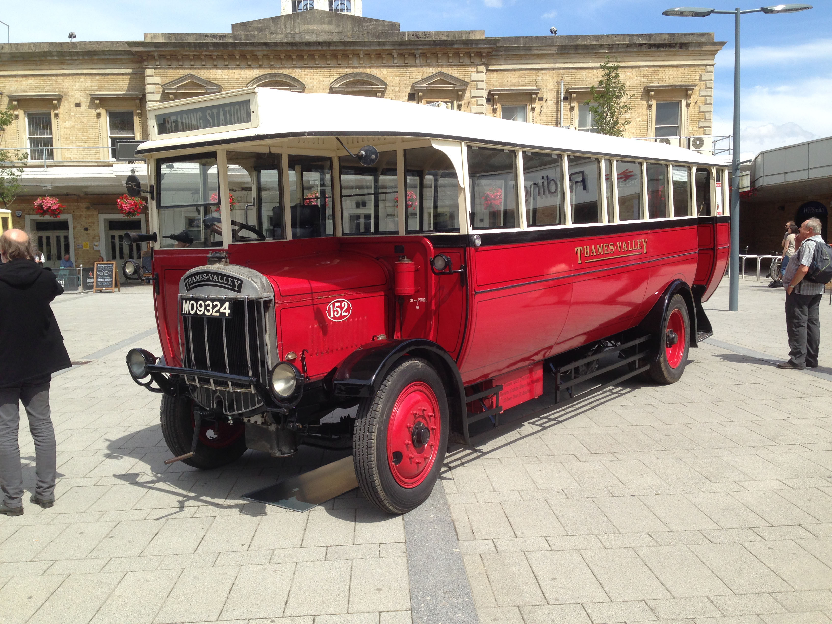 The Thames Valley Traction Company SHOWBUS Bus Image Gallery