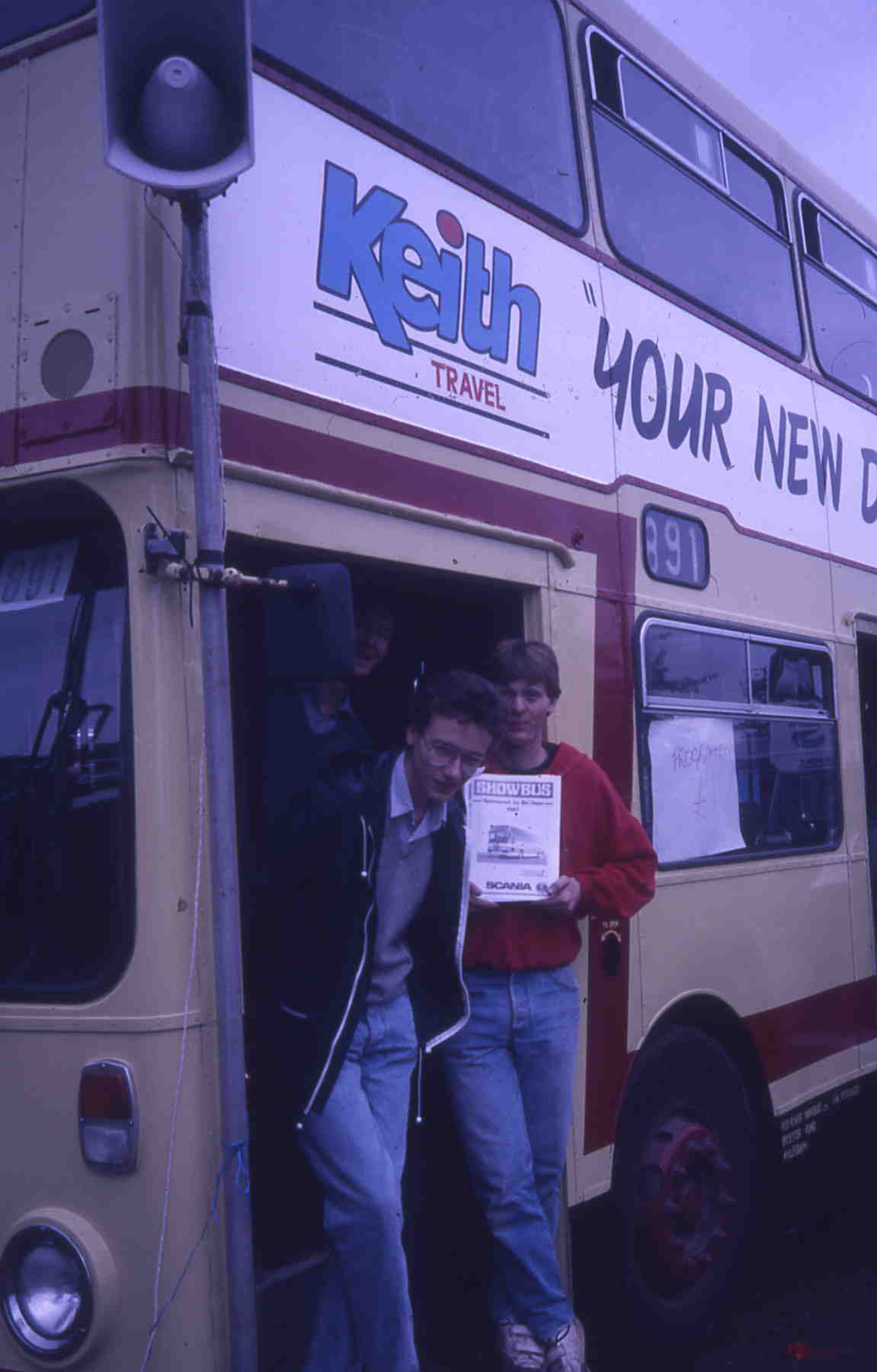 RED ROVER | SHOWBUS HOME COUNTIES BUS IMAGE GALLERY | DMS