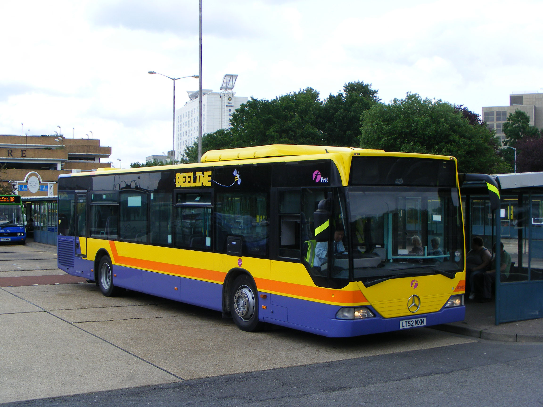Beeline & First Berkshire SHOWBUS Bus Image Gallery
