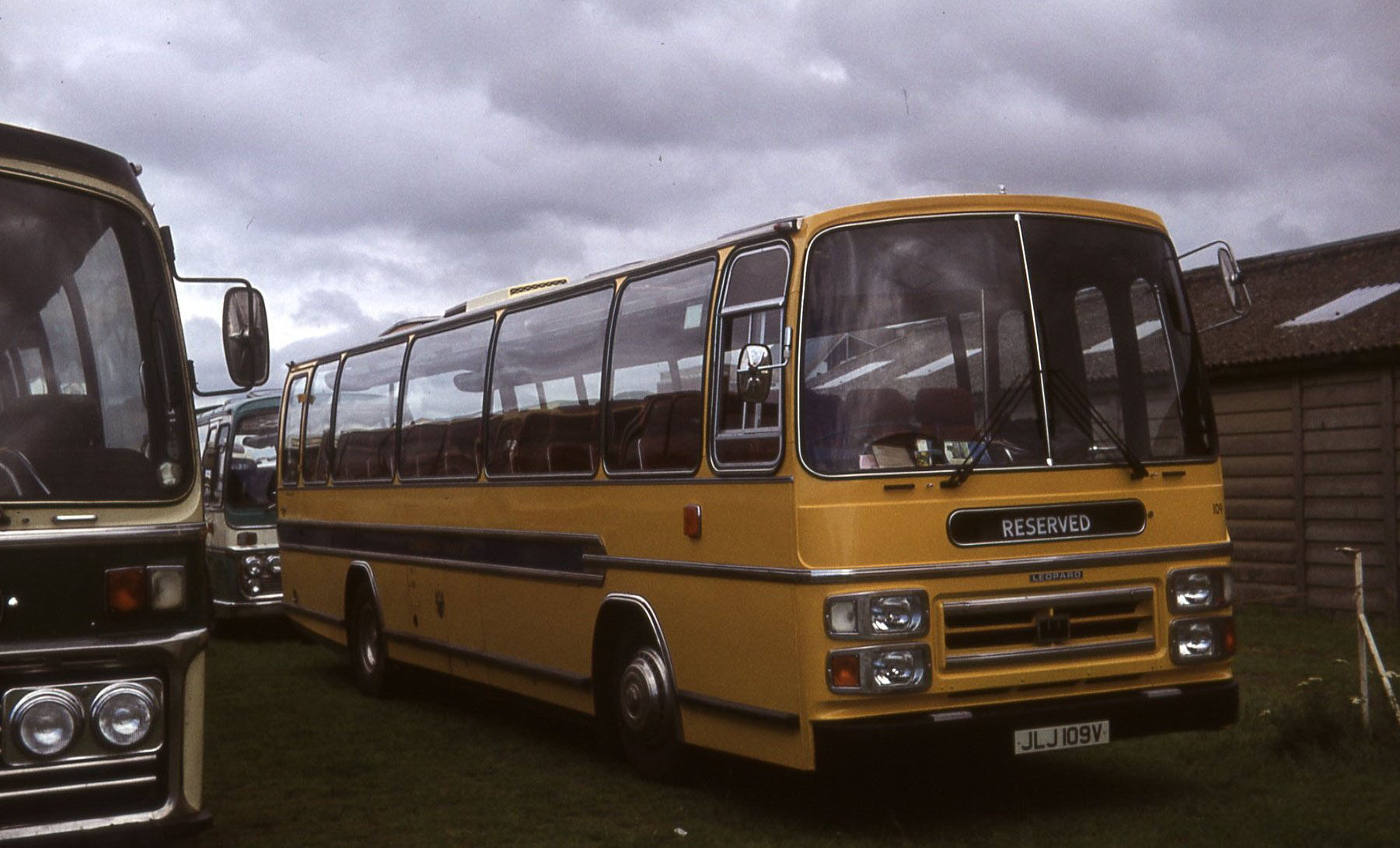 Bournemouth Yellow Coaches | SHOWBUS BUS IMAGE GALLERY