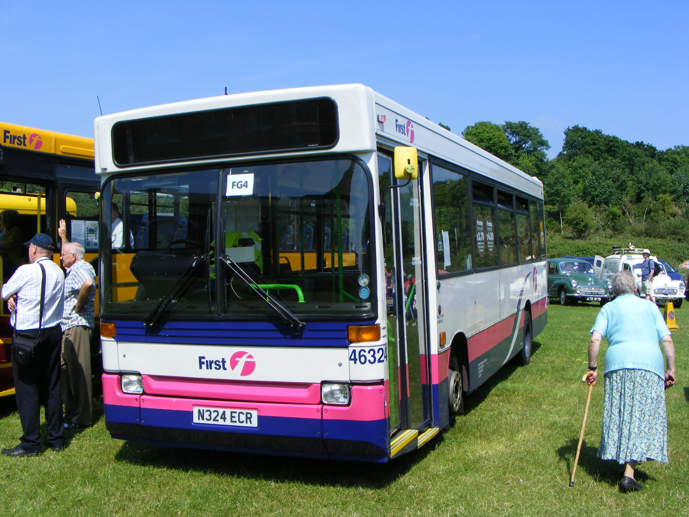 First Hampshire & Dorset | SHOWBUS BUS IMAGE GALLERY