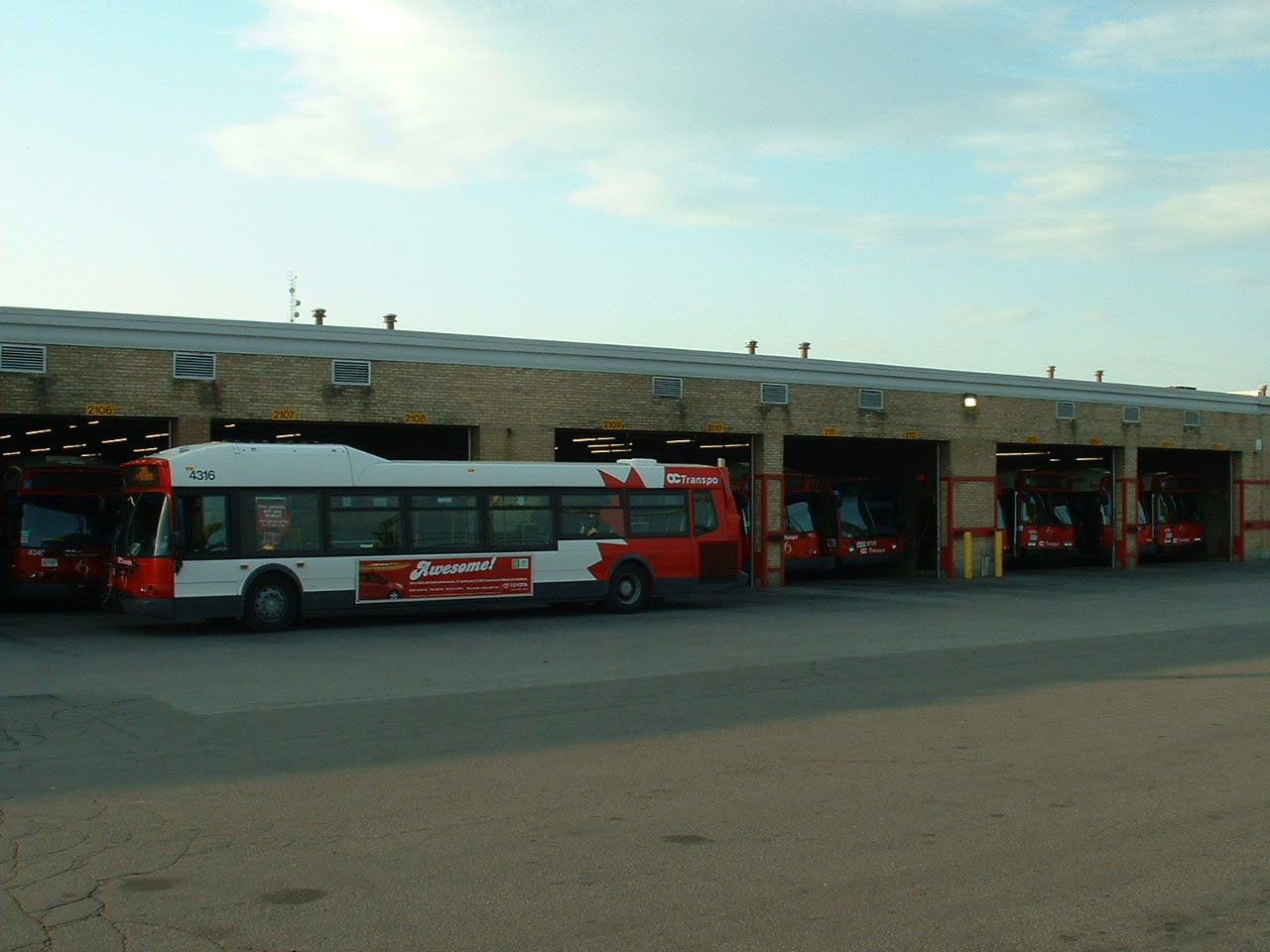 OC Transpo | SHOWBUS International BUS IMAGE GALLERY | Canada