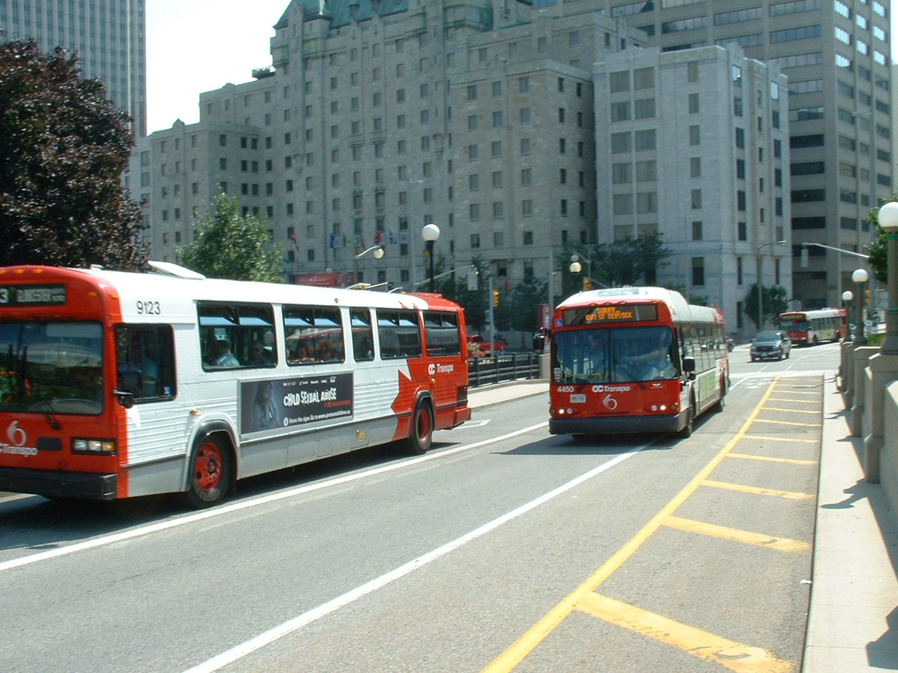 OC Transpo | SHOWBUS International BUS IMAGE GALLERY | Canada