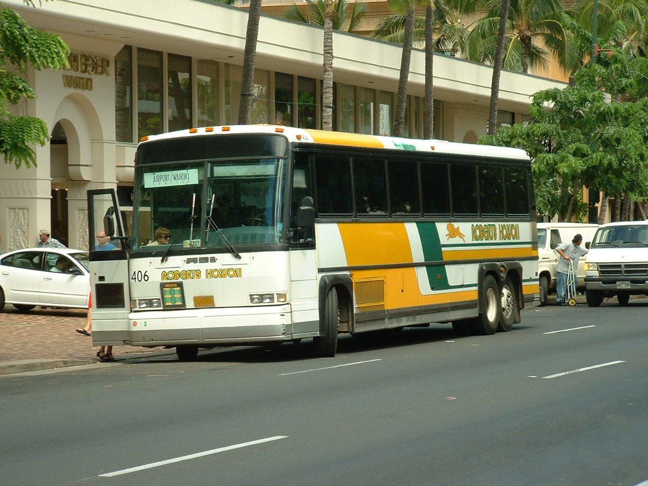 ROBERTS HAWAII | SHOWBUS AMERICA BUS IMAGE GALLERY