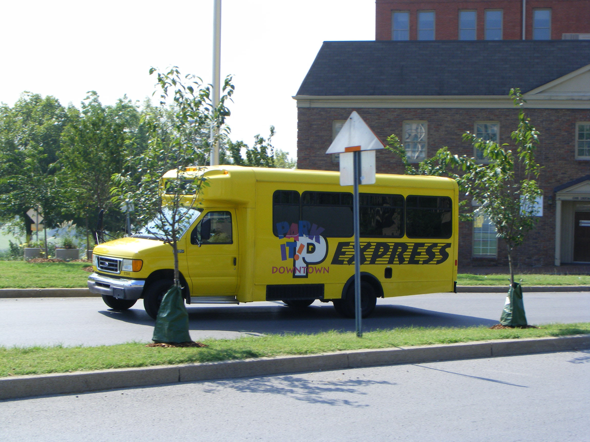Tennessee State buses & coaches- SHOWBUS INTERNATIONAL PHOTO GALLERY - USA
