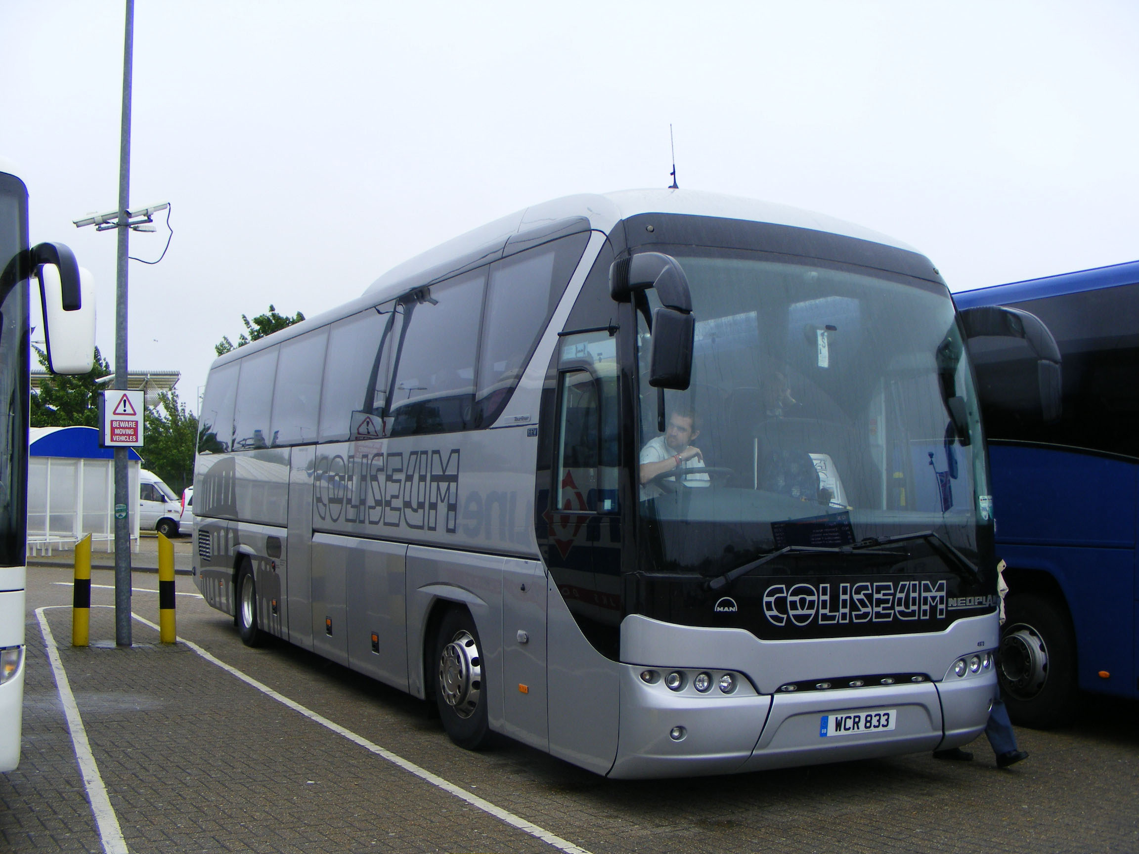 Coliseum Coaches | SHOWBUS BUS & COACH IMAGE GALLERY | South of England
