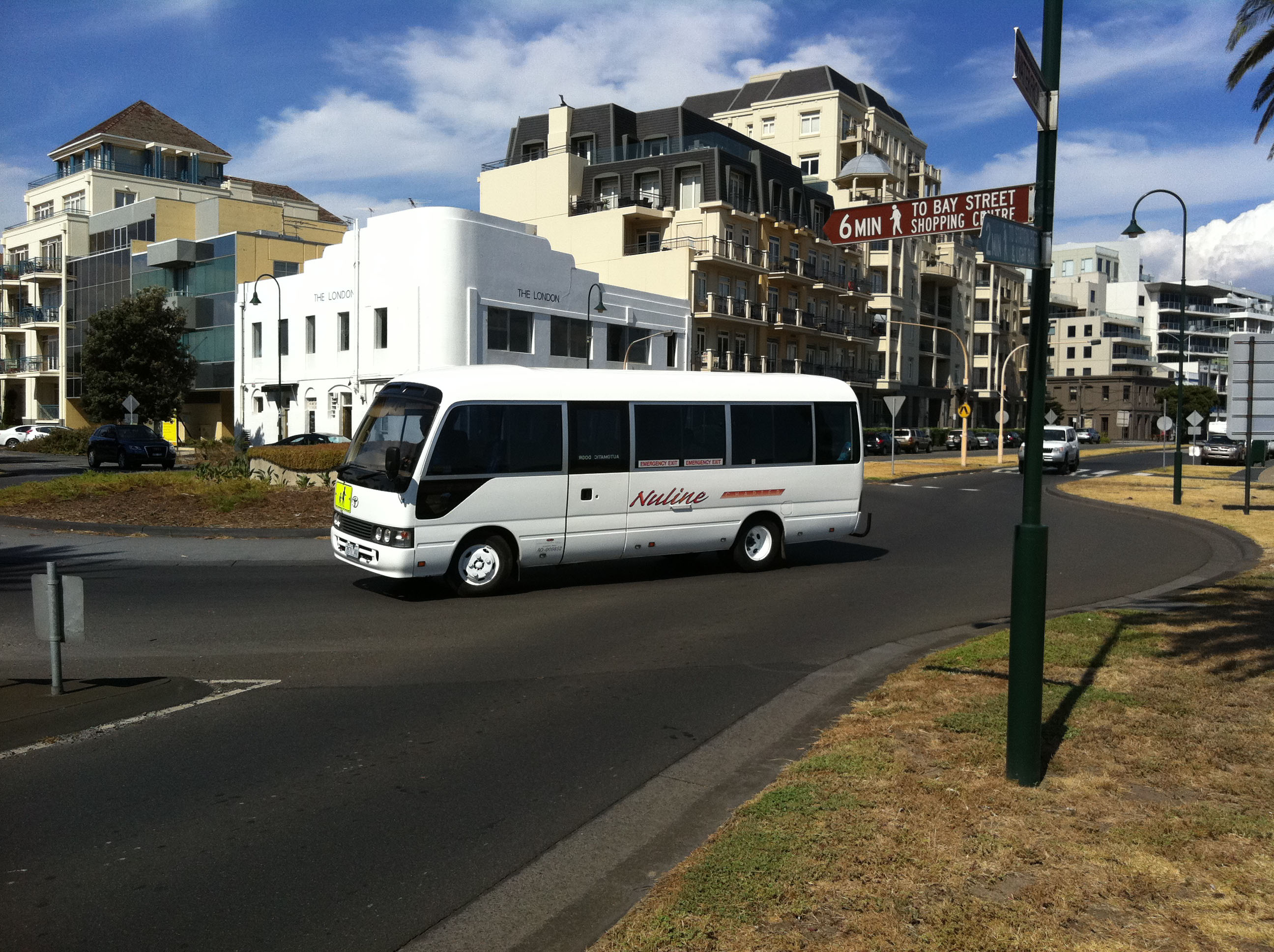 Nuline Coaches - australia.SHOWBUS.com BUS IMAGE GALLERY