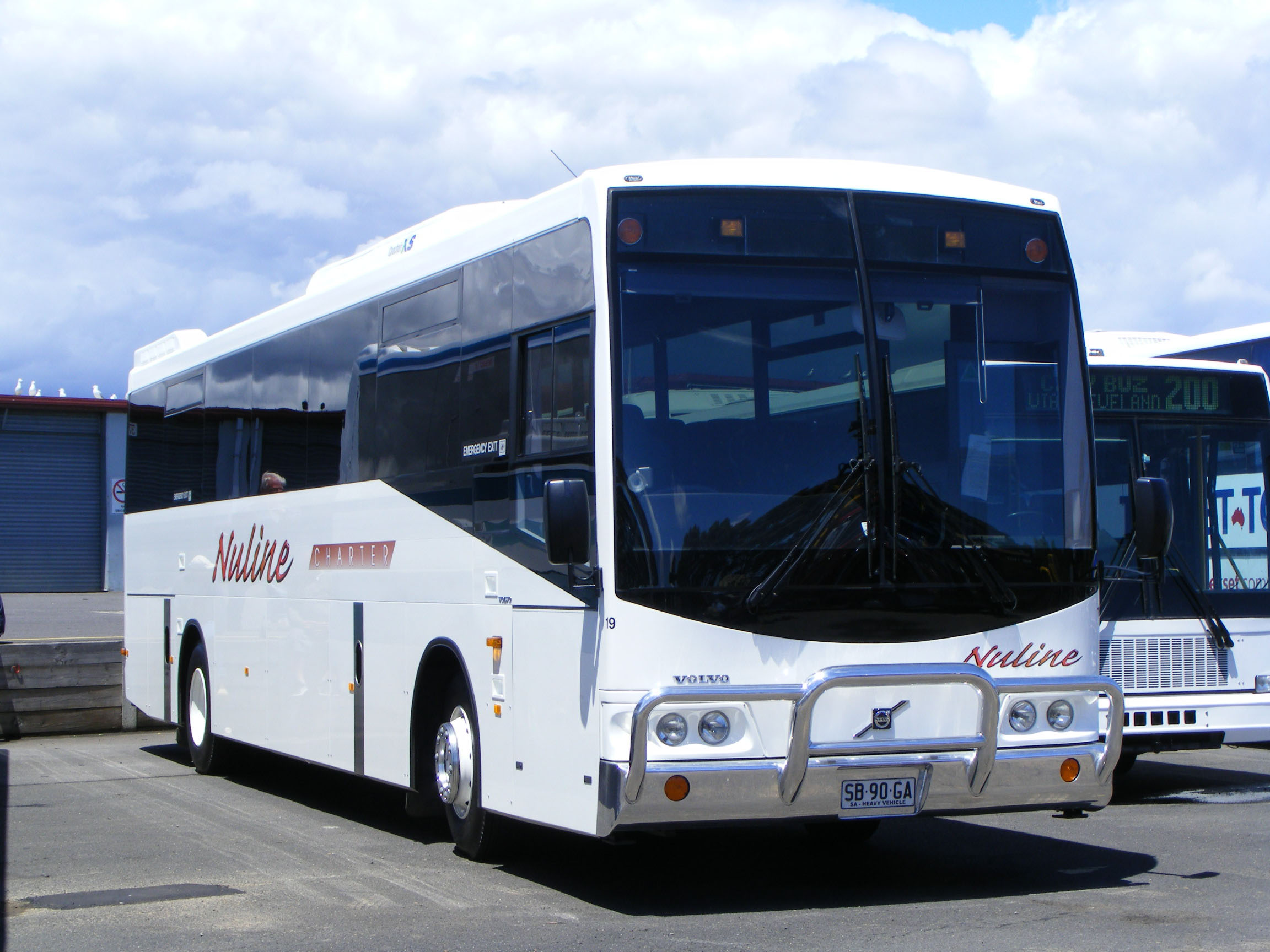 Nuline Coaches - australia.SHOWBUS.com BUS IMAGE GALLERY