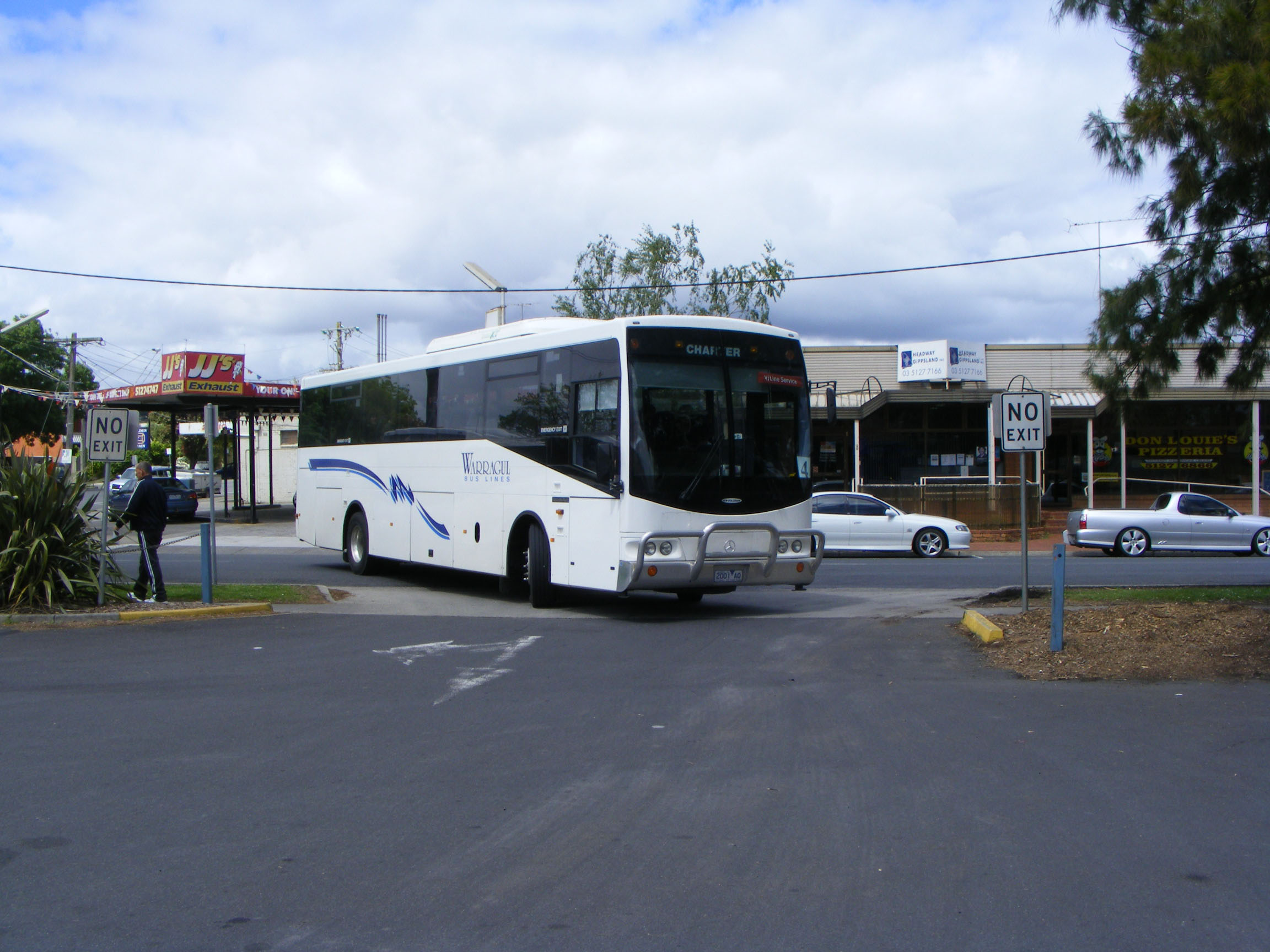 Warragul Bus Lines | australia.SHOWBUS.com BUS IMAGE GALLERY | Victoria