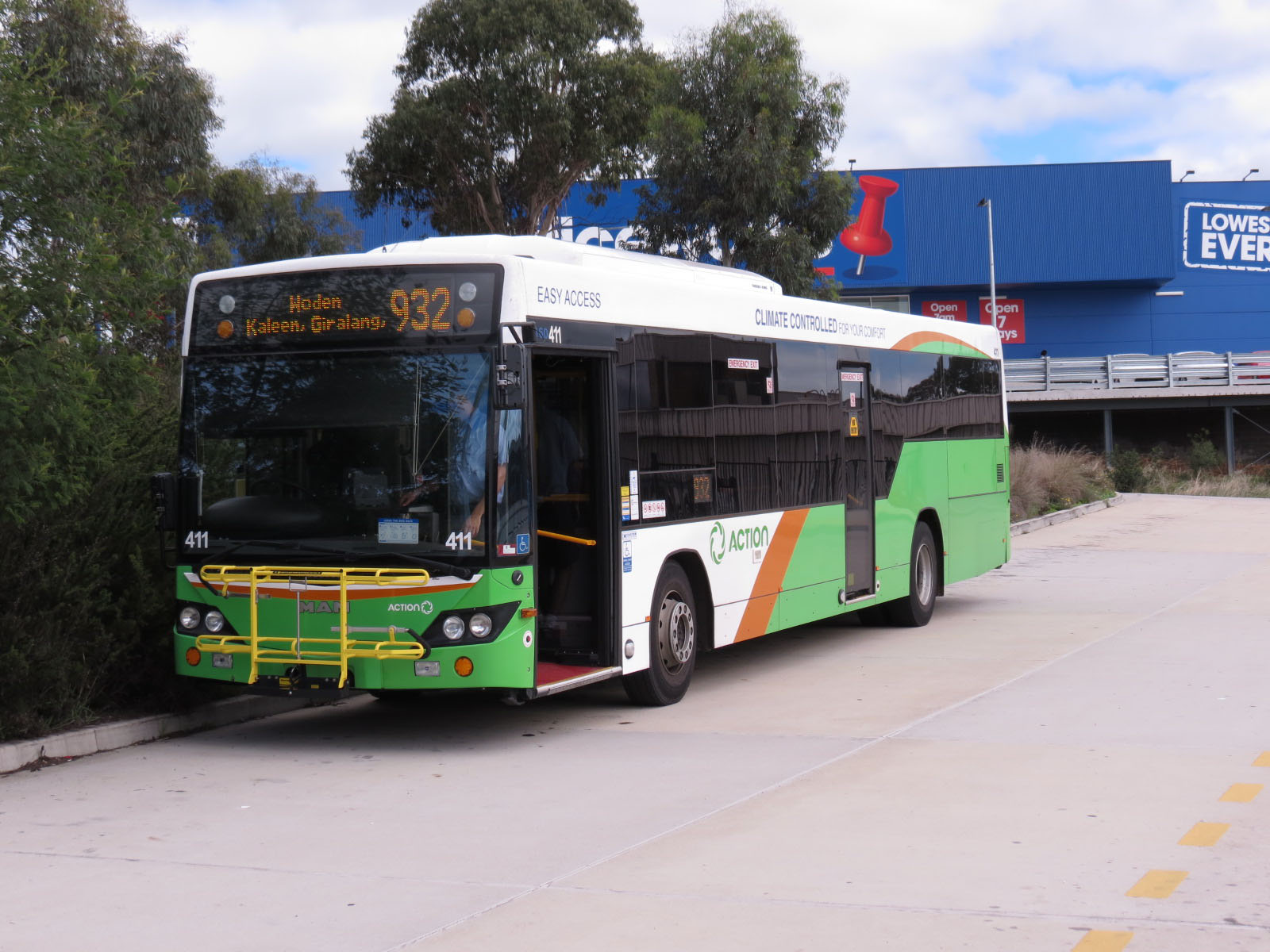 ACT ACTION | australia.SHOWBUS.com BUS IMAGE GALLERY | Australian ...