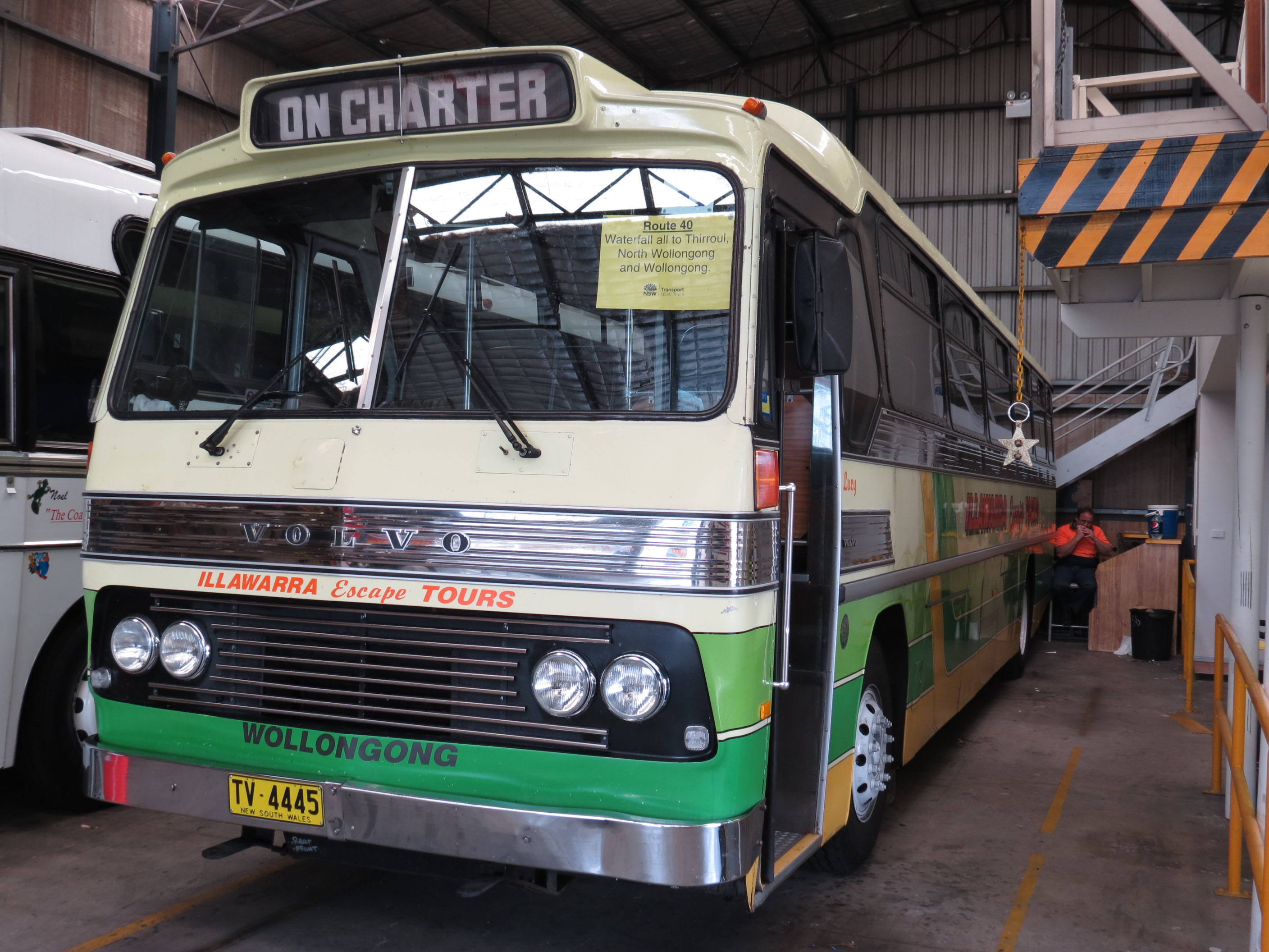 Illawarra Escape Tours | australia.SHOWBUS.com BUS IMAGE GALLERY | NSW