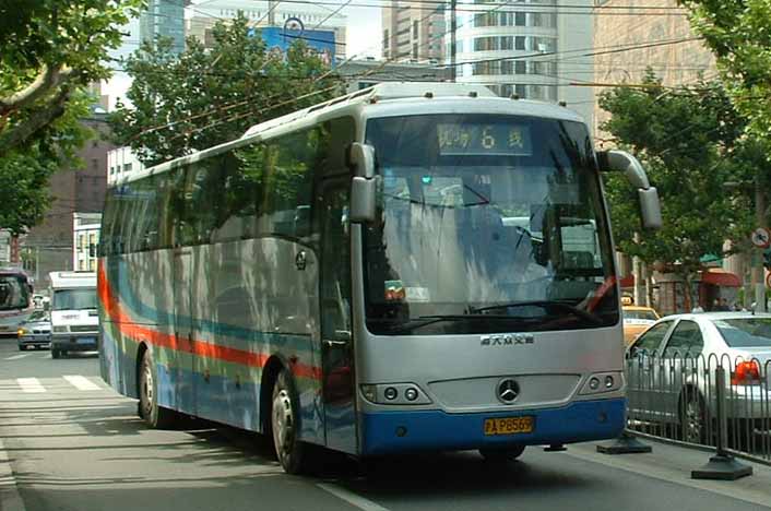 Shanghai buses: SHOWBUS INTERNATIONAL PHOTO GALLERY - China